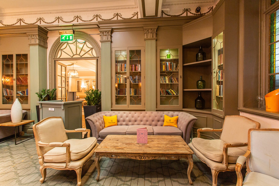 Hot desks & meeting rooms at Aubaine Notting Hill - AndCo